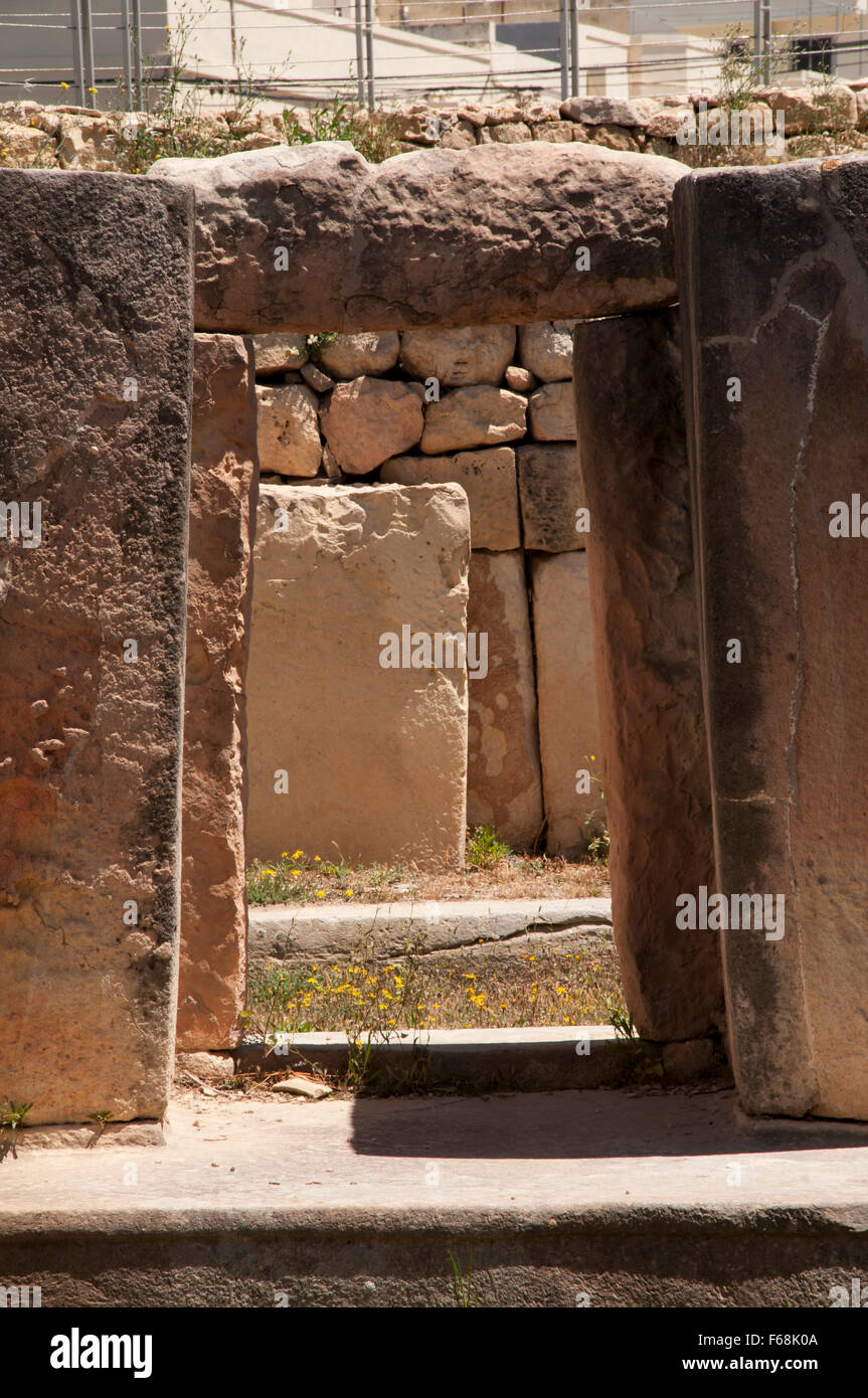 A complex of four temples built from 3250 BC onwards with coral ...