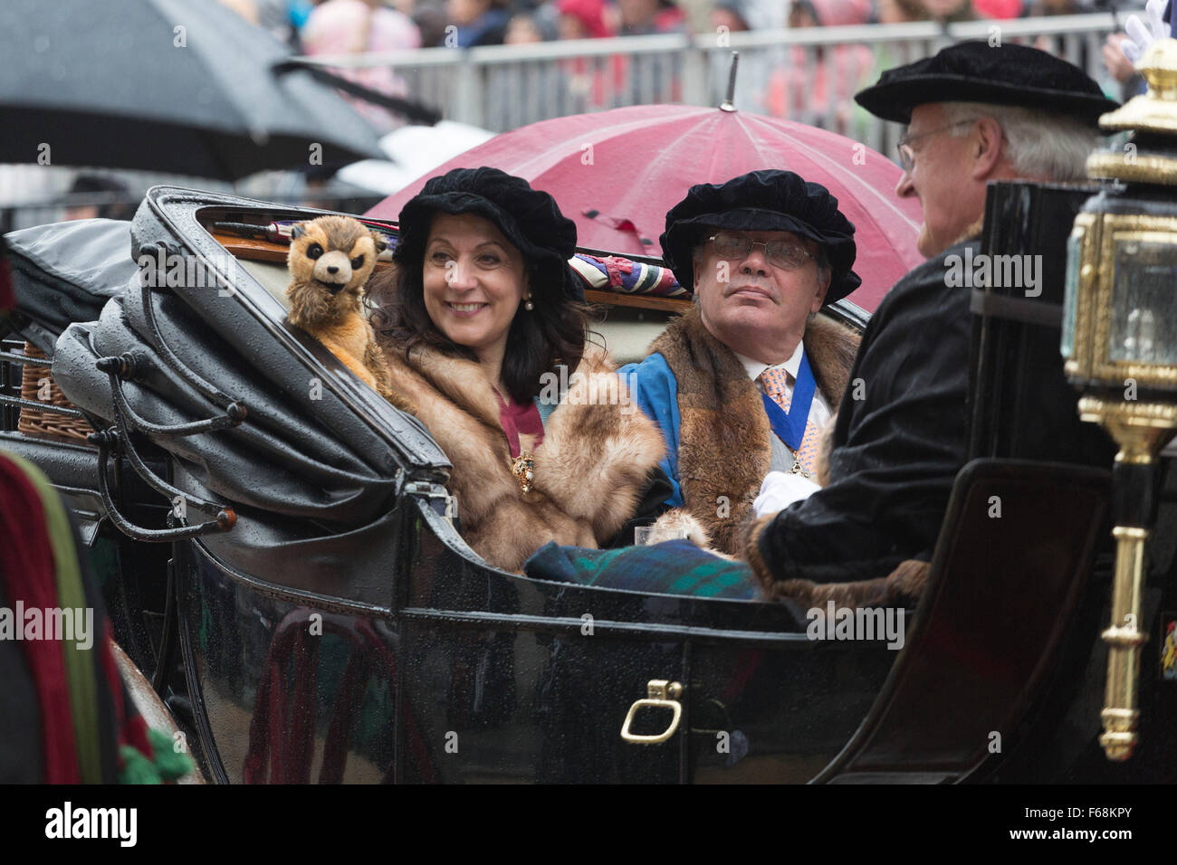 London, UK. 14 November 2015. Aldermen with hand puppets. The Lord ...