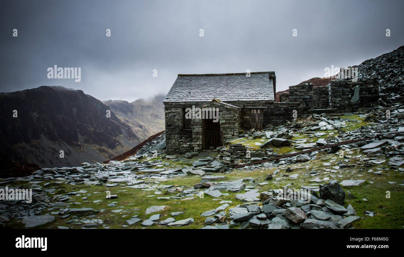 dubs hut bothy on fleetwith pike overlooking haystacks at buttermere in ...