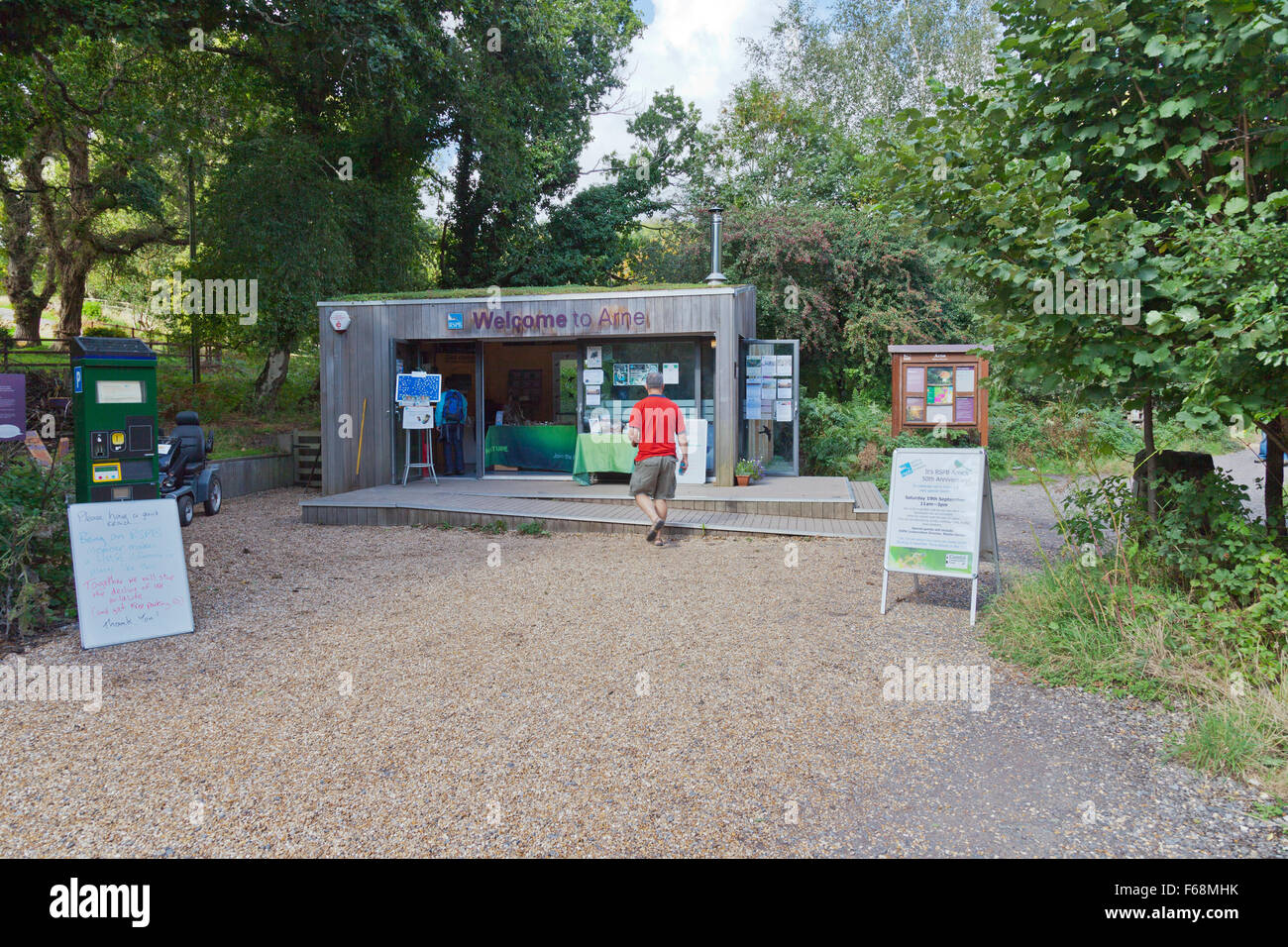 The visitor centre and entrance to the RSPB Arne reserve in Poole ...