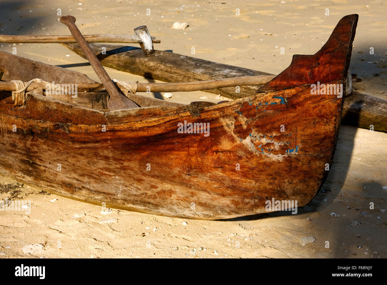 nosy be madagascar boat oar and coastline Stock Photo - Alamy