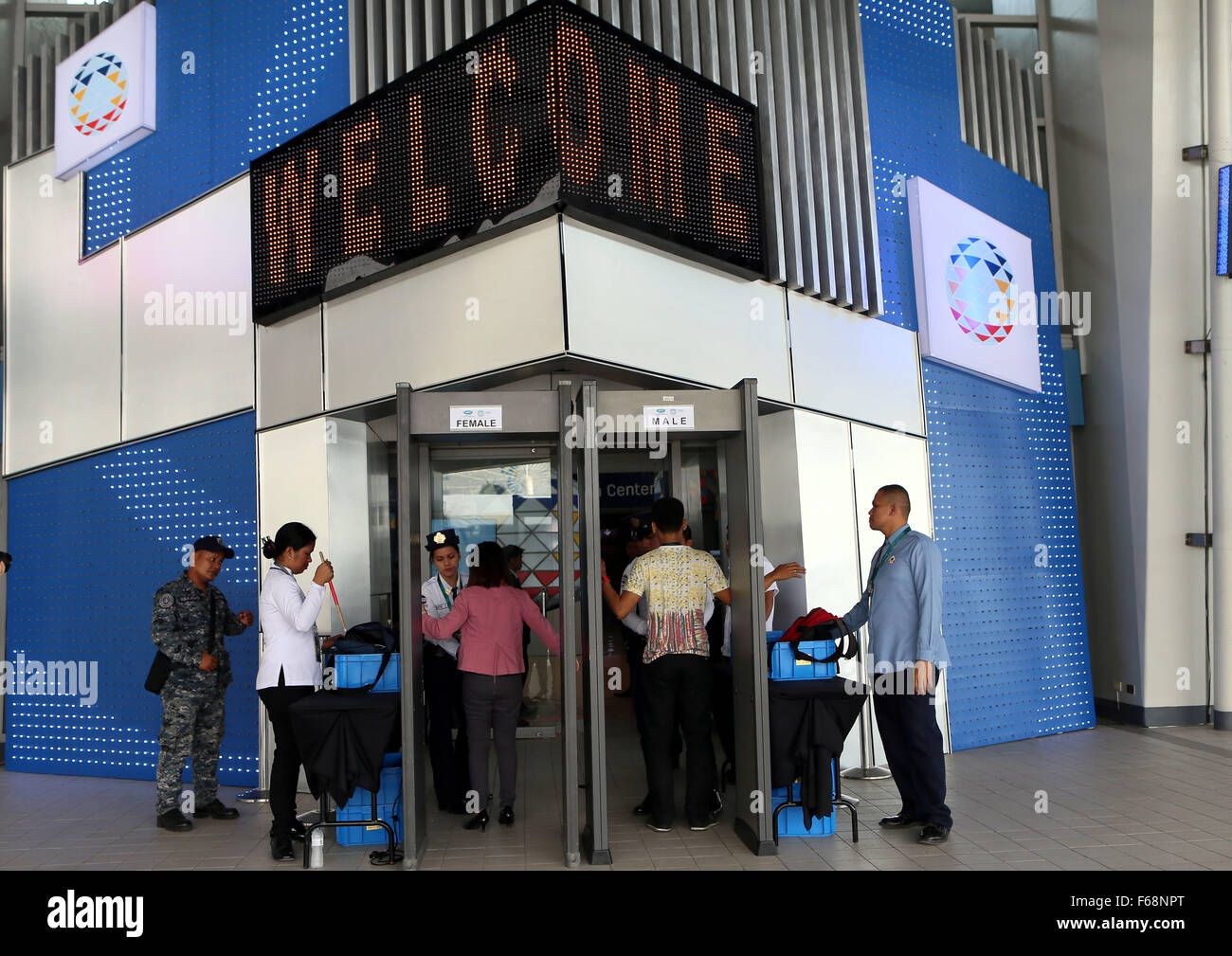 Security frisk hi-res stock photography and images - Alamy