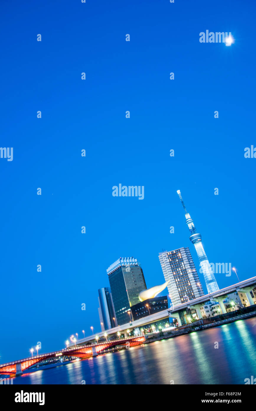 Tokyo skytree and azumabashi bridge with moon hi-res stock photography ...