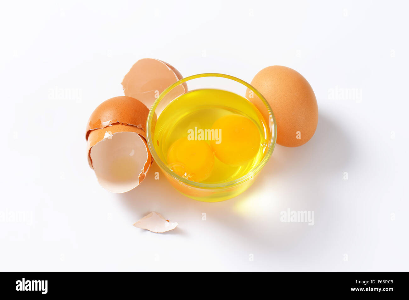 Empty eggshells hi-res stock photography and images - Alamy