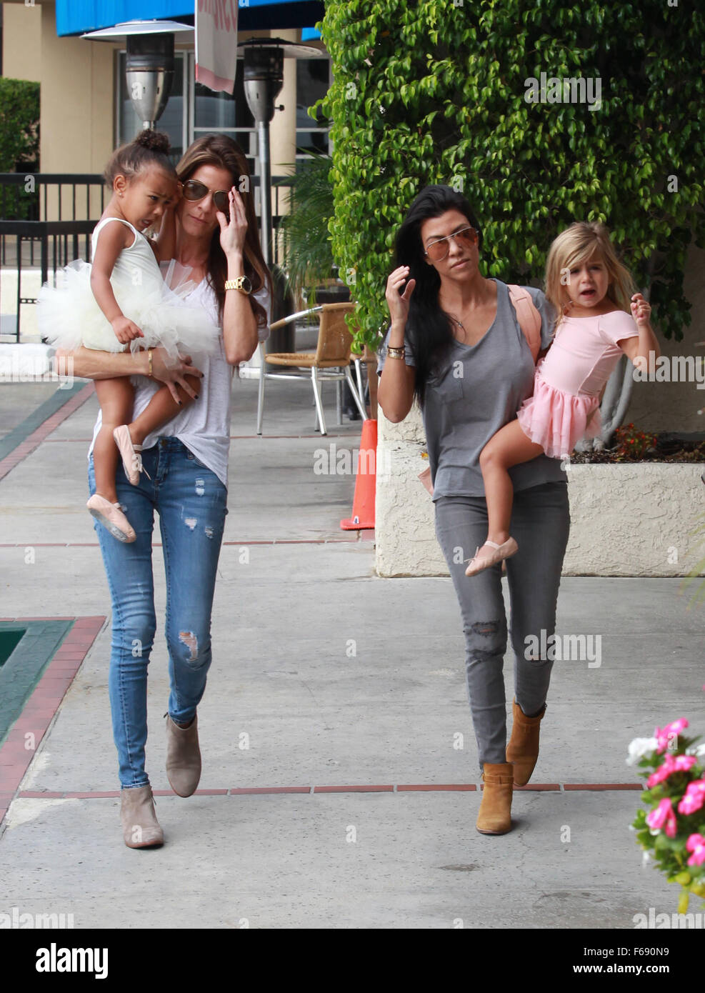 Kourtney Kardashian takes Penelope and North to ballet class in Encino ...