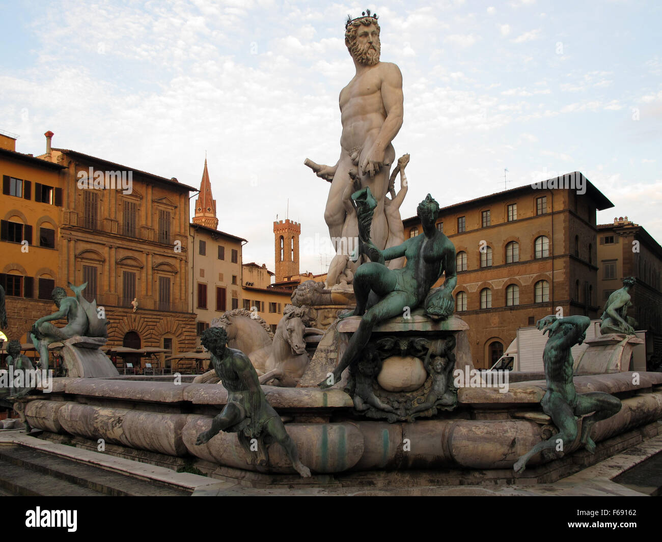 Florence: travel in Tuscany - taly. Images of palazzo vecchio, David ...
