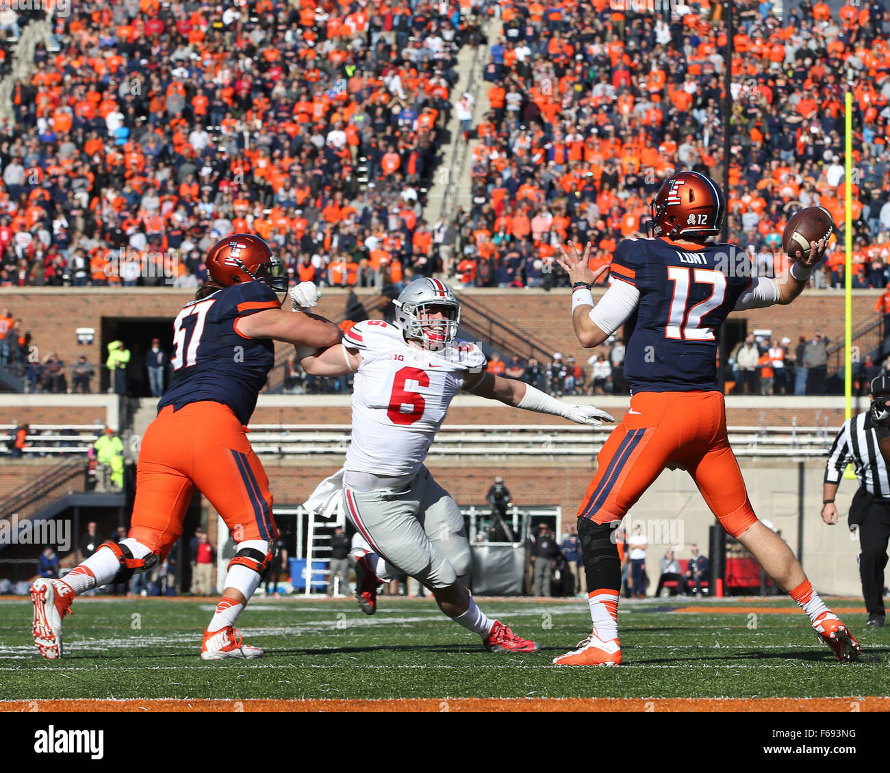 November, 14, 2015: Illinois Fighting Illini quarterback Wes Lunt (12 ...