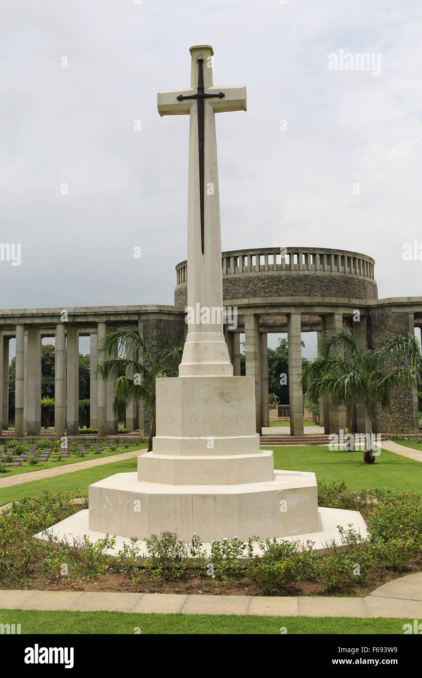 The Cross of Remembrance and Rangoon Memorial at Taukkyan War Cemetery ...