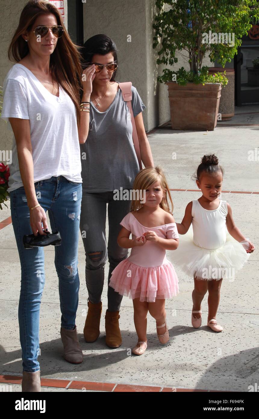 Kourtney Kardashian takes Penelope and North to ballet class in Encino ...