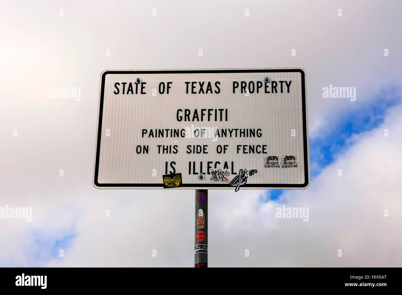 At the gates to the Cadillac Ranch: State of Texas Property sign ...