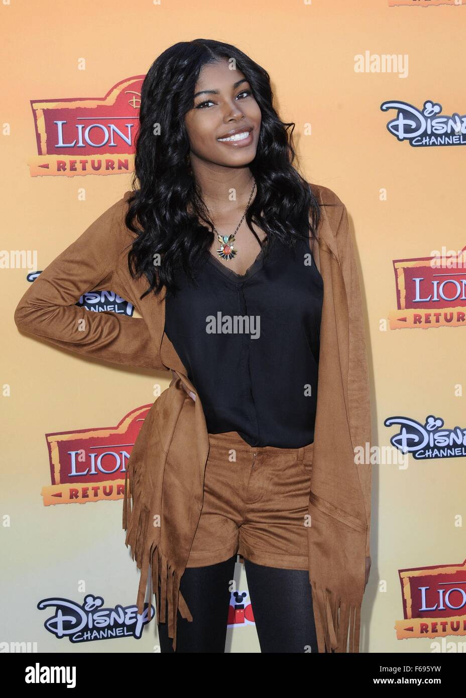 Burbank, CA. 14th Nov, 2015. Diamond White at arrivals for THE LION ...