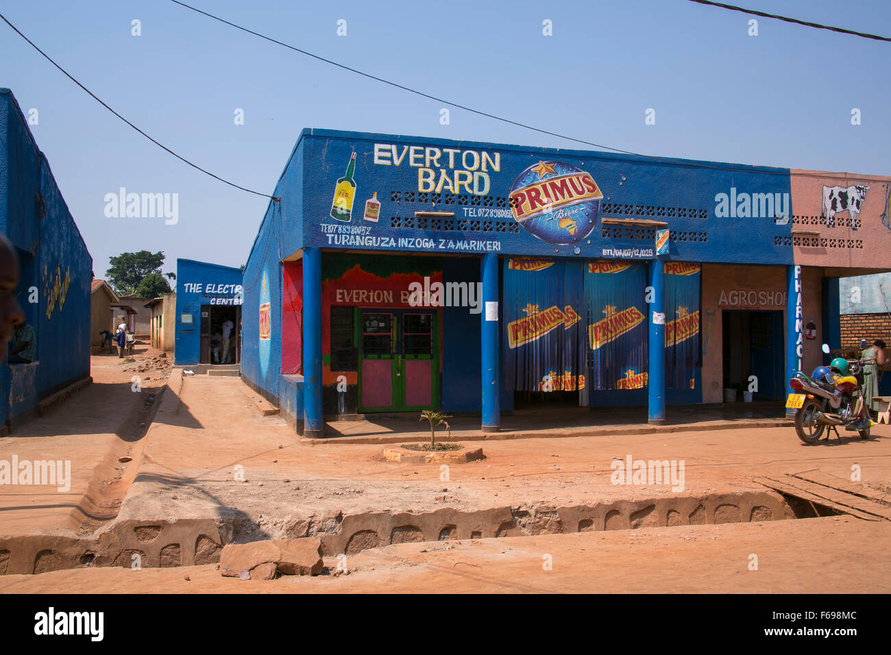A building on the main road in Kayonza, Rwanda Stock Photo - Alamy