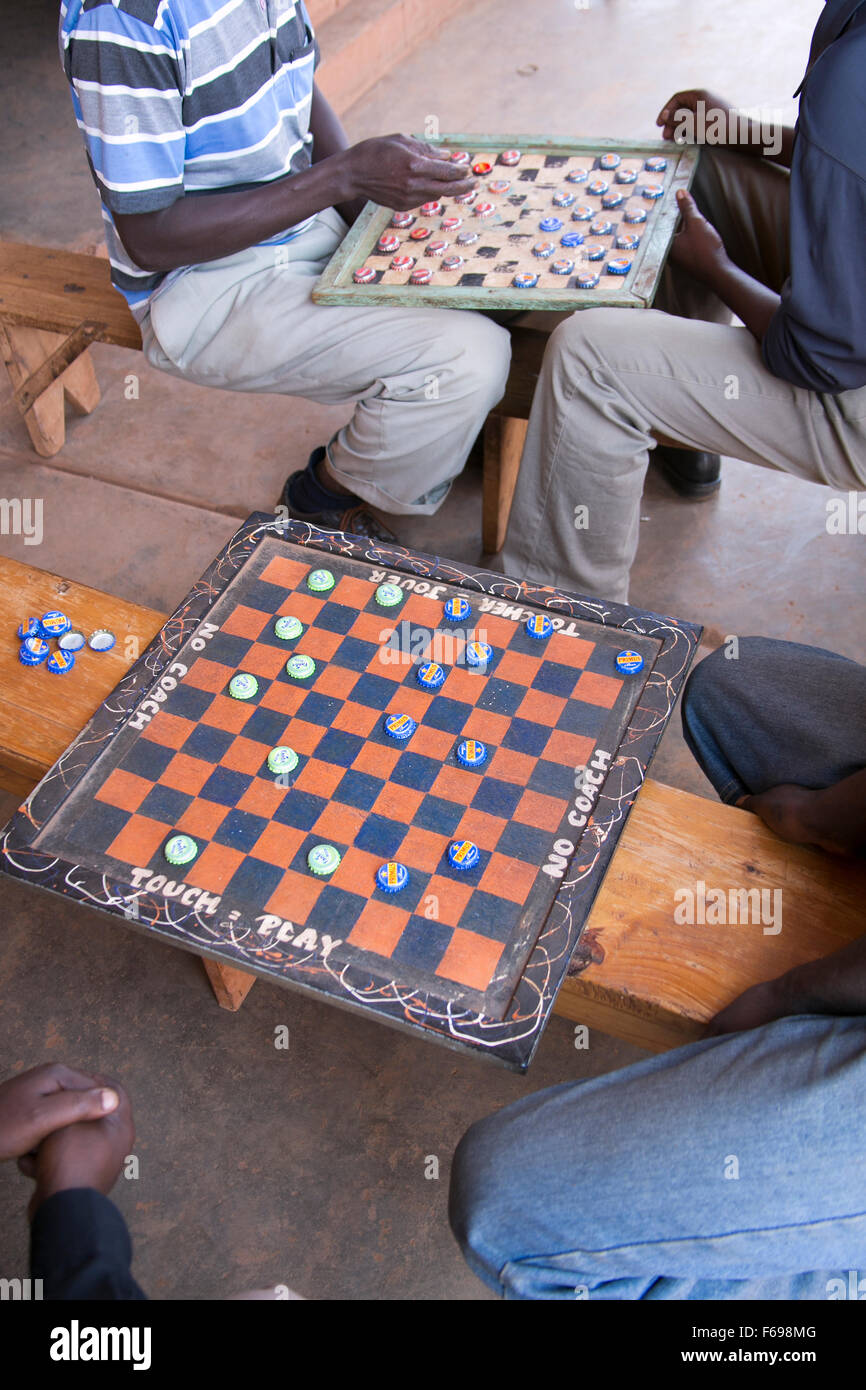 Play checkers hi-res stock photography and images - Alamy