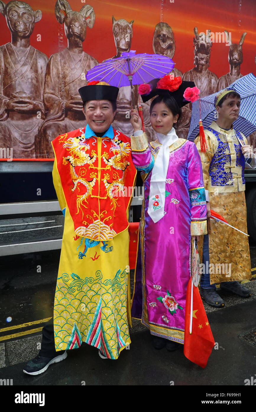 Londonenglanduk 14th Nov 2015 Chinese Community Host A China Emperor And Empress Float