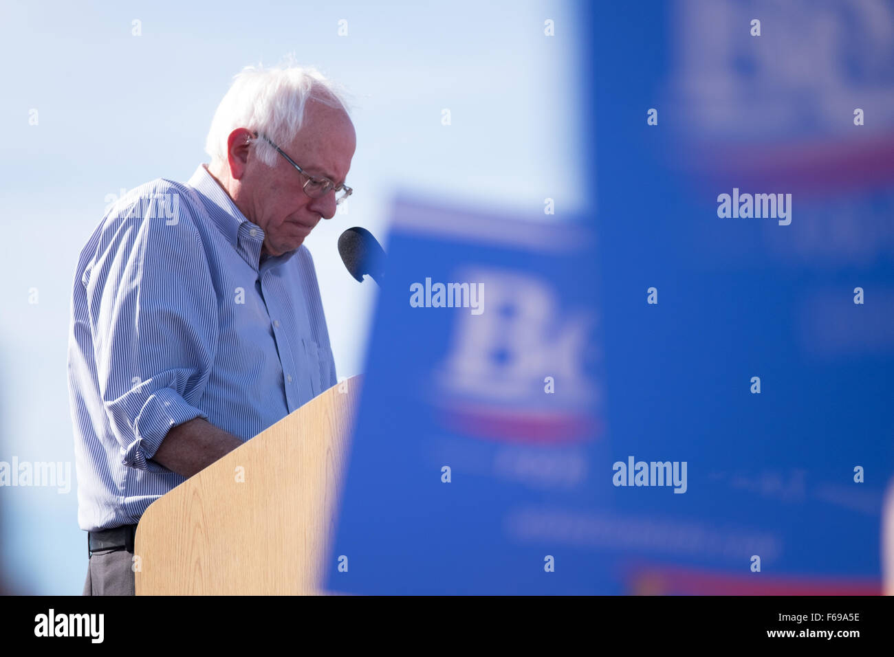 Sanders rally hi-res stock photography and images - Alamy
