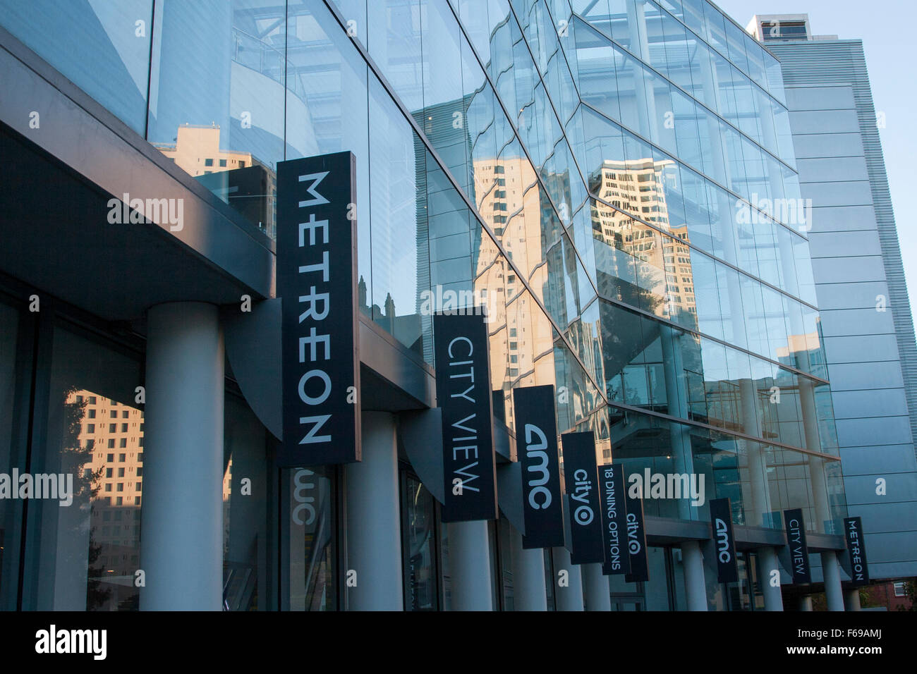 The Metreon at Yerba Buena Gardens in San Francisco, California Stock ...