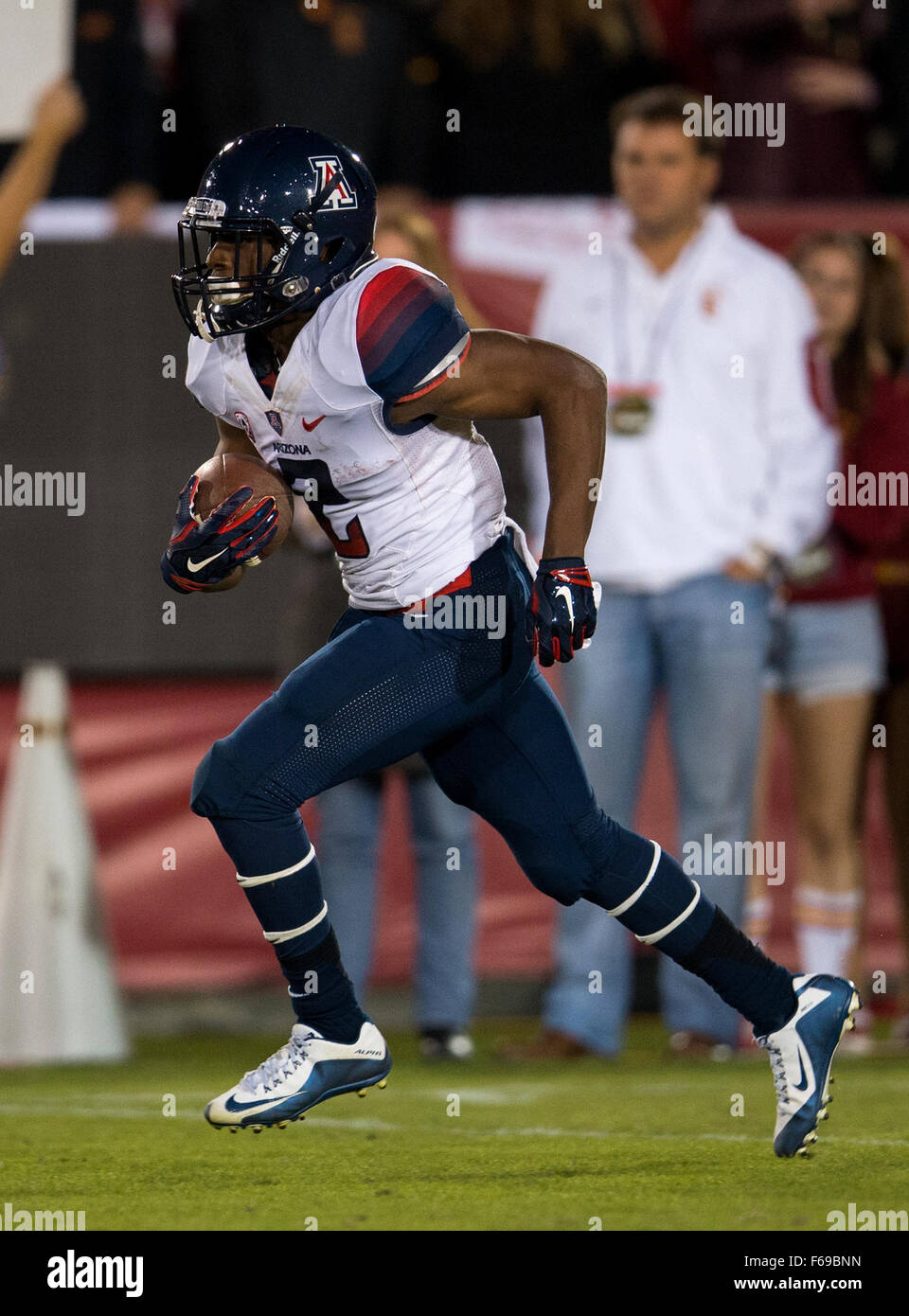Los Angeles, CA, USA. 07th Nov, 2015. Arizona Wildcats receiver (2 ...