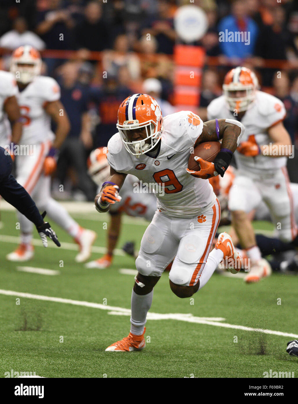 Syracuse, NY, USA. 14th Nov, 2015. Clemson Tigers running back Wayne ...