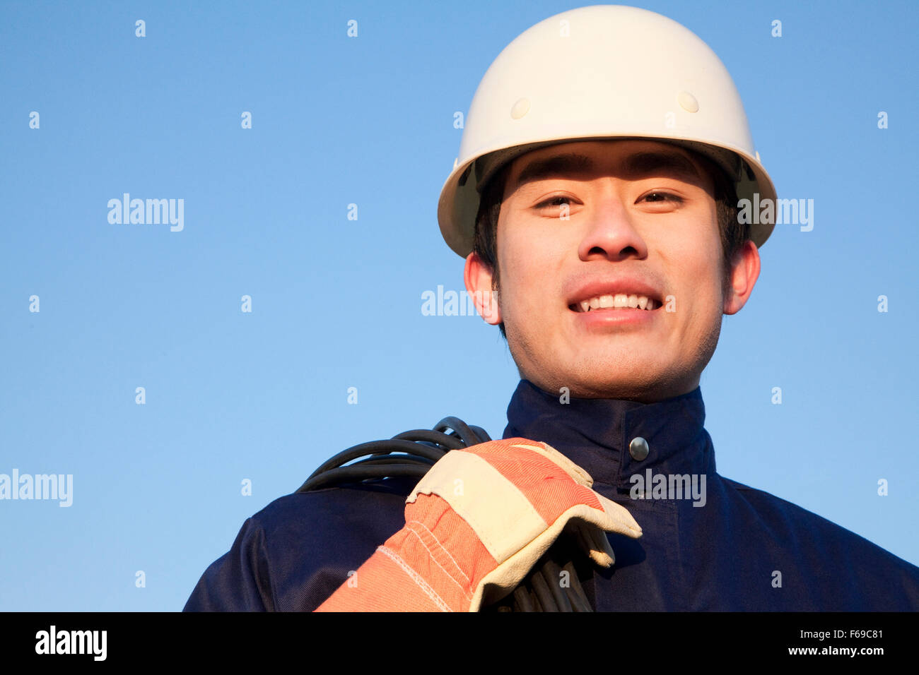 Chinese steel worker hi-res stock photography and images - Alamy