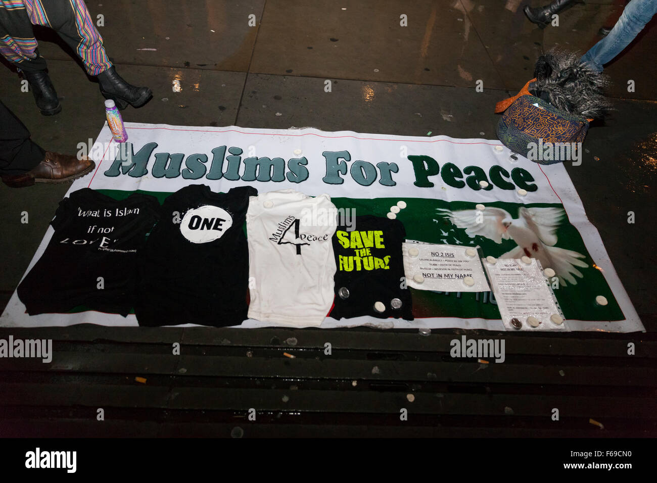 London, Uk. 14th November 2015. A group called 'Muslims for Peace' is ...