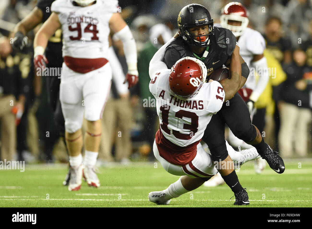 November 14, 2015: Oklahoma Sooners safety Ahmad Thomas (13) brings ...