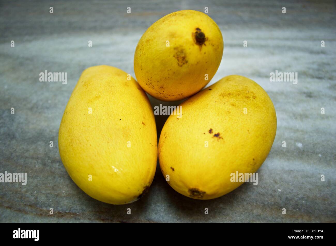 Thai mango with yellow color Stock Photo - Alamy