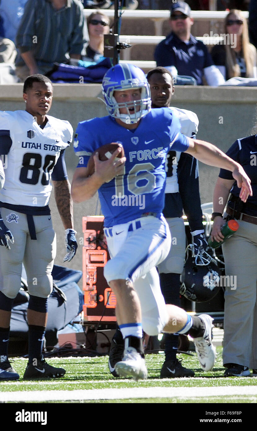 Colorado Springs, Colorado, USA. 14th Nov, 2015. Air Force quarterback ...
