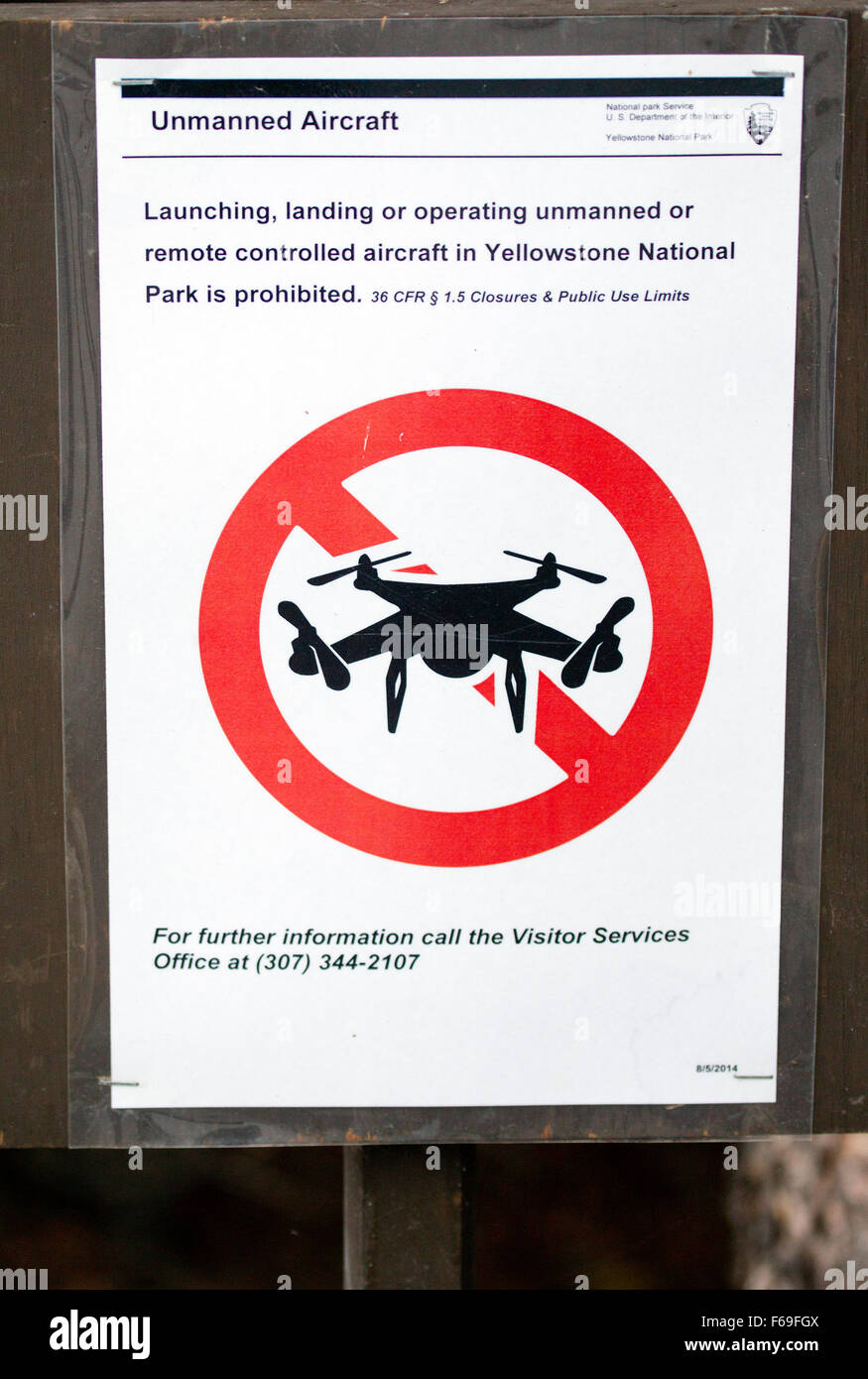 Warning sign yellowstone national park hi-res stock photography and ...