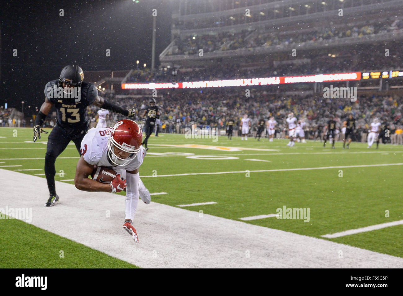 Sterling shepard 3 hi-res stock photography and images - Alamy