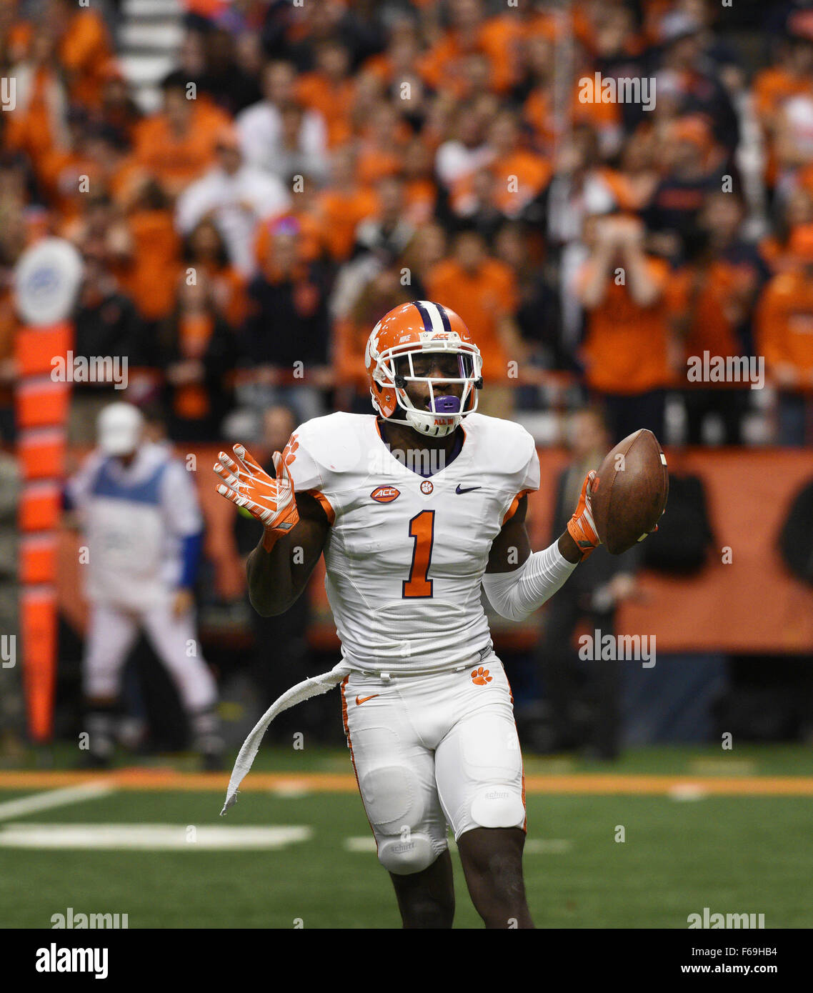 Syracuse, NY, USA. 14th Nov, 2015. Clemson Tigers wide receiver Trevion ...