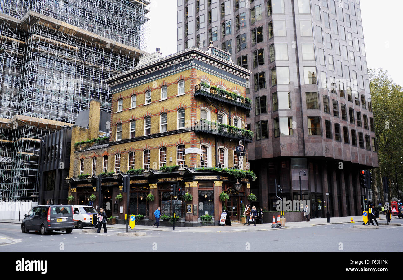 The Albert pub in the shadow of skyscraper buildings in Victoria ...