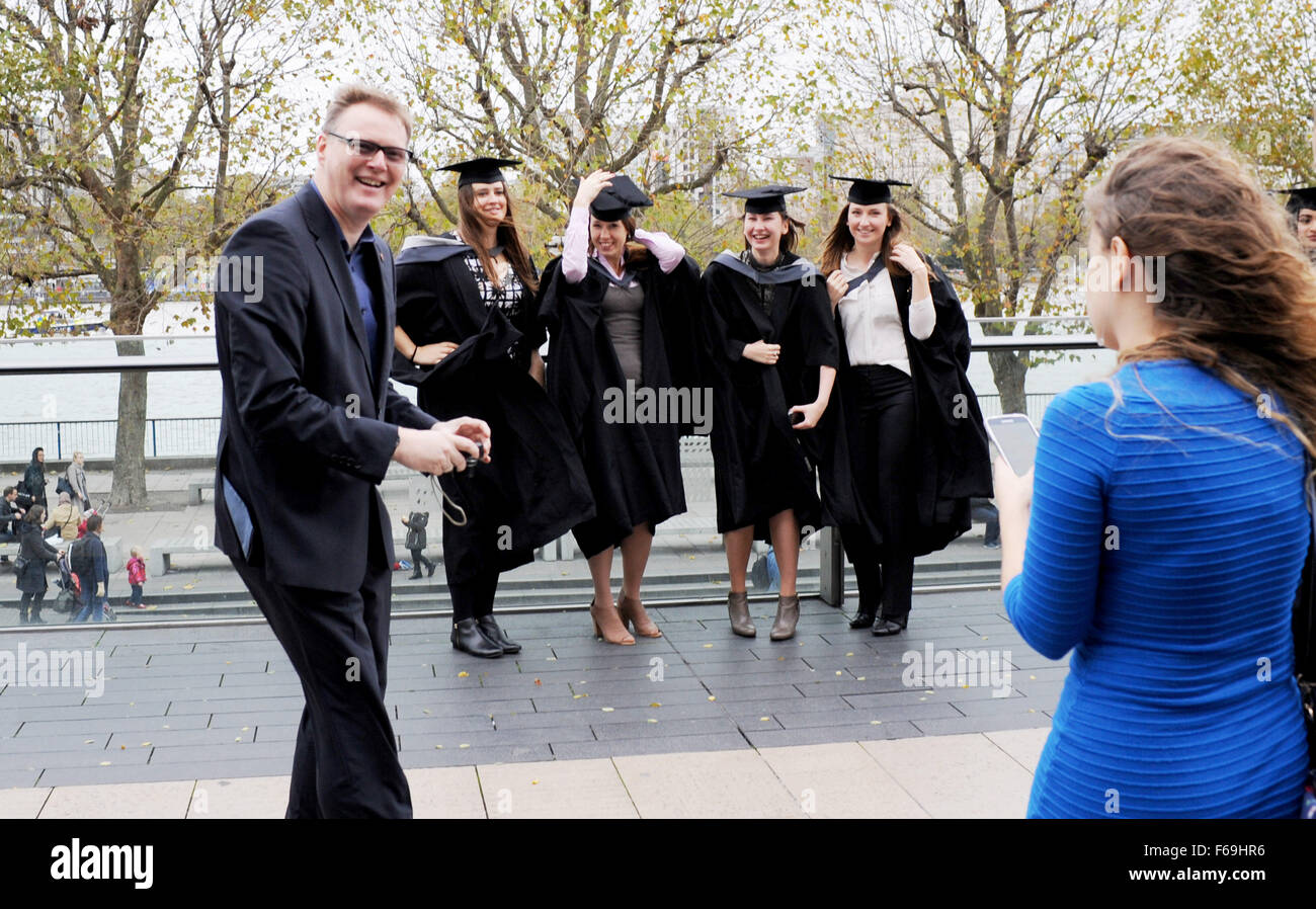 Female university of london graduates hi-res stock photography and ...