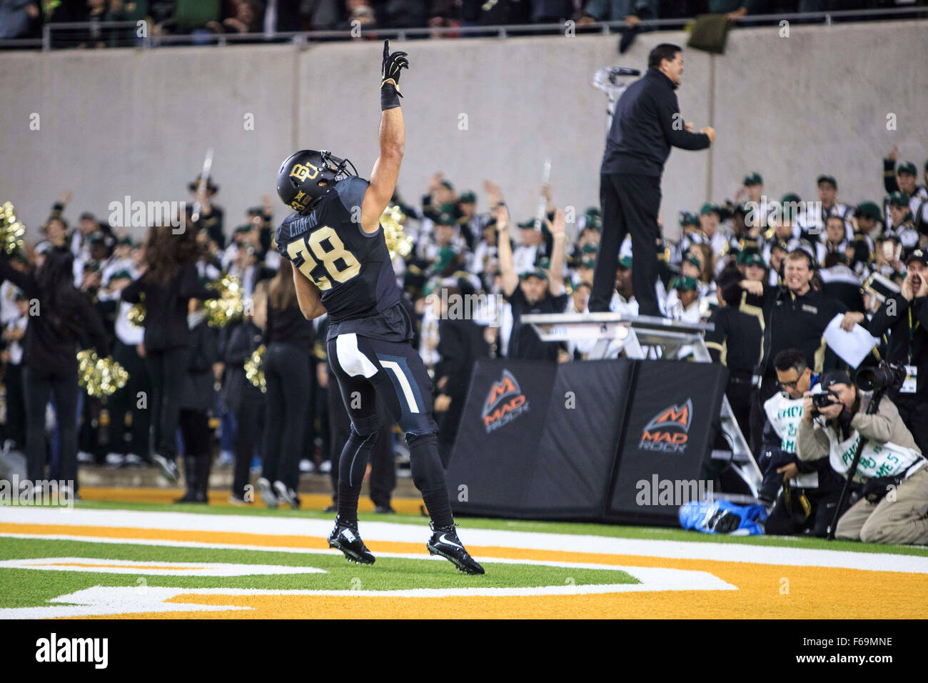 Waco, Texas, USA. 14th Nov, 2015. Baylor Bears running back Devin ...