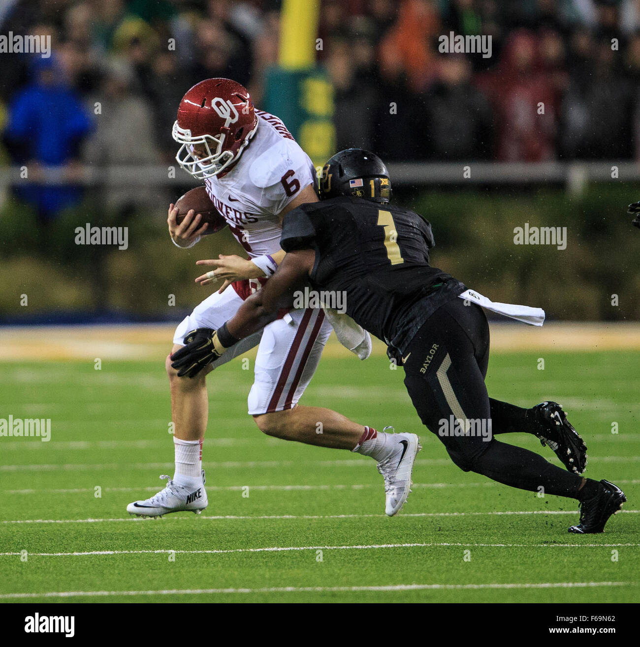 Waco, Texas, USA. 14th Nov, 2015. Baylor Bears linebacker Taylor Young ...