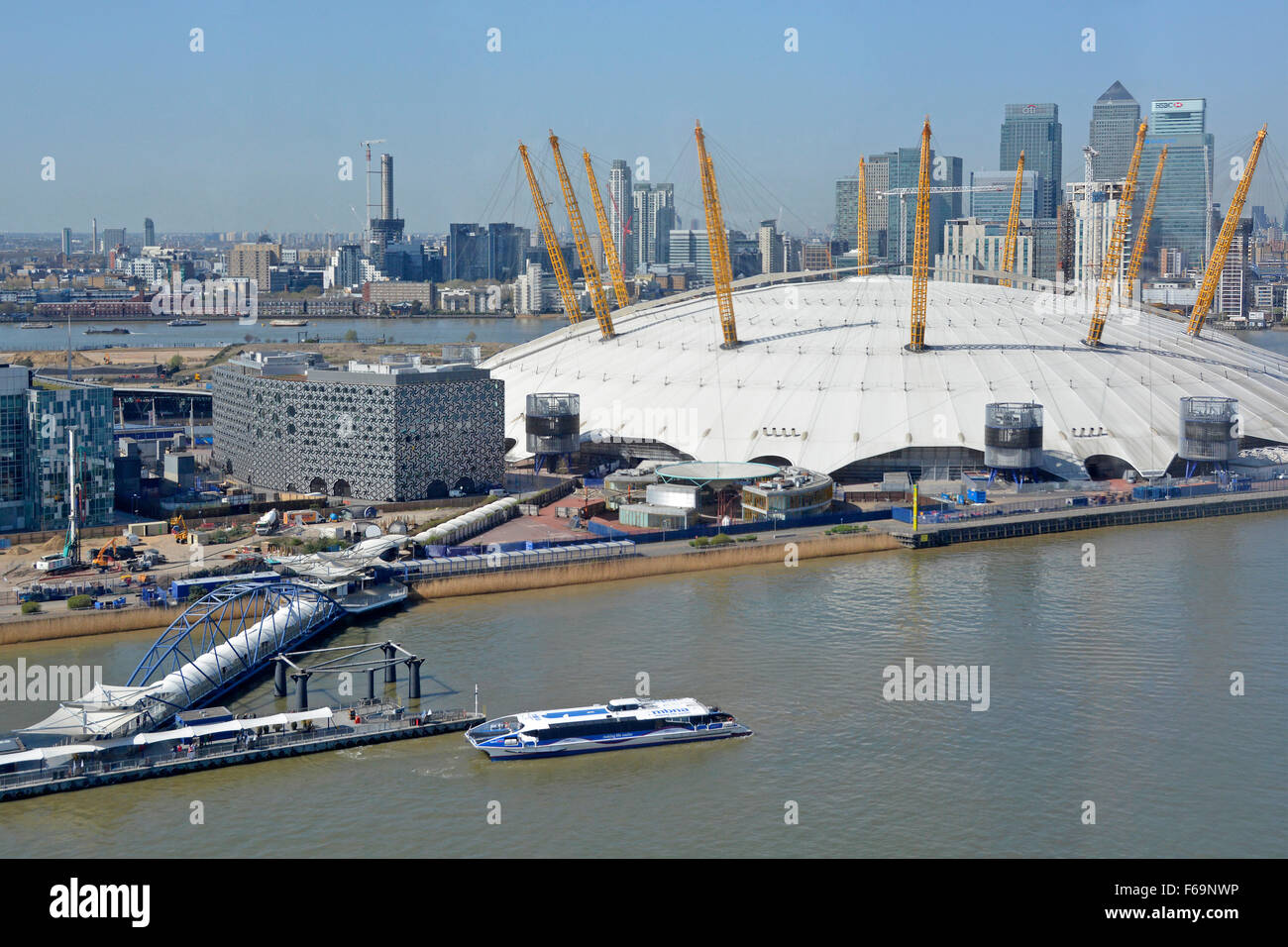 An aerial view of london and the river thames hi-res stock photography ...