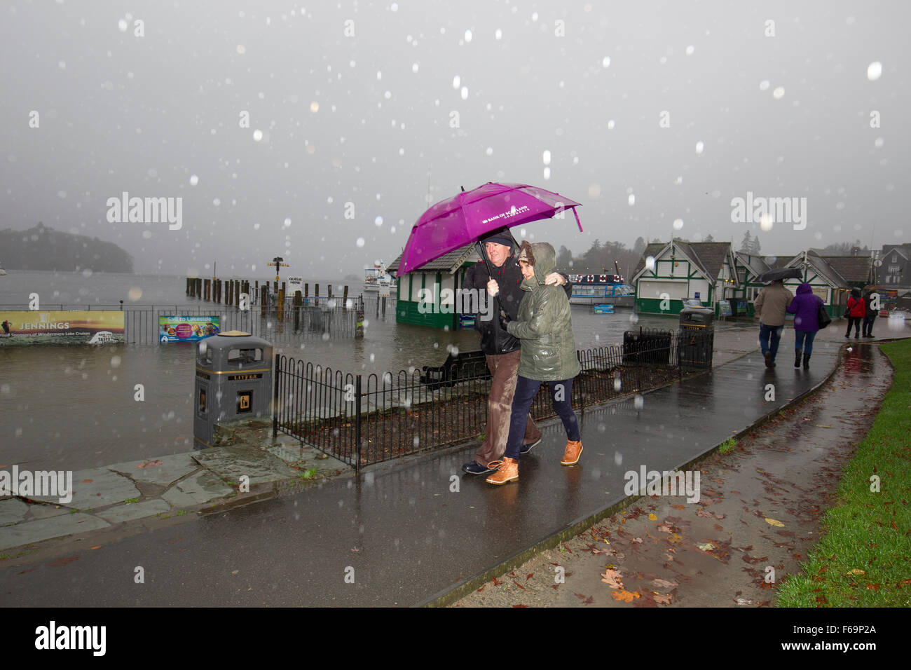Lake Windermere, Cumbria, UK. 15th Nov, 2015. UK Weather: Bowness Bay ...