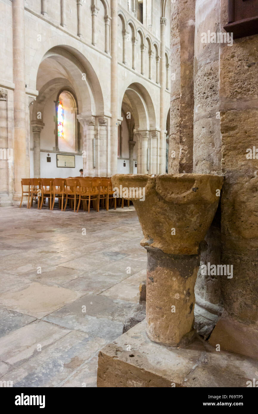 Stone font hi-res stock photography and images - Alamy