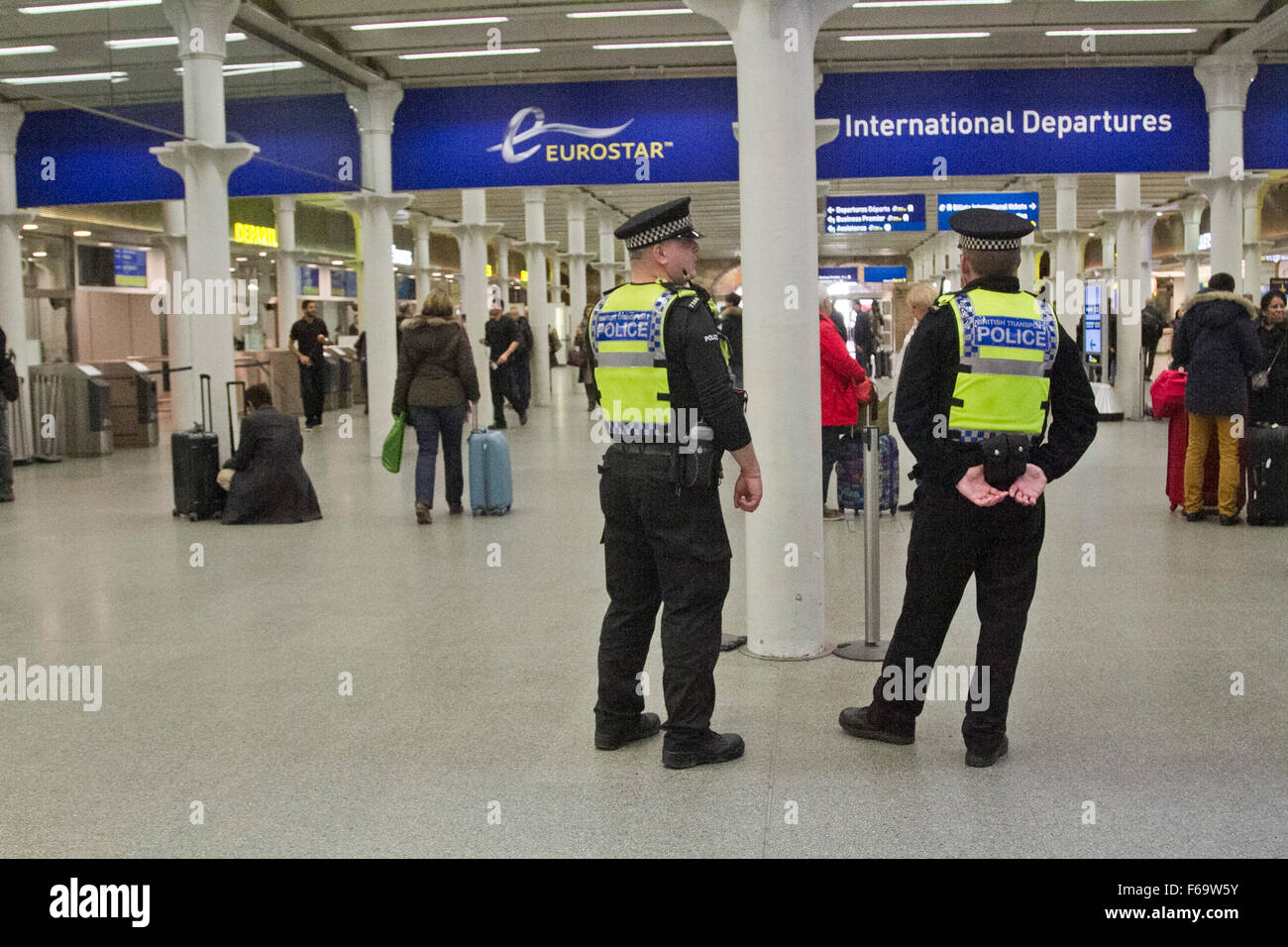 Border security uk and france hi-res stock photography and images - Alamy