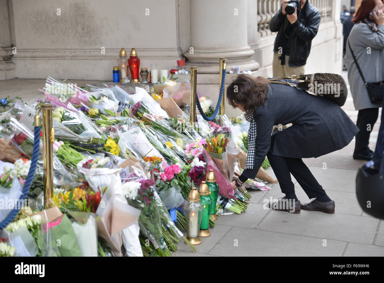 15th Nov 2015. Paris Attack: flowers and tributes are being left ...