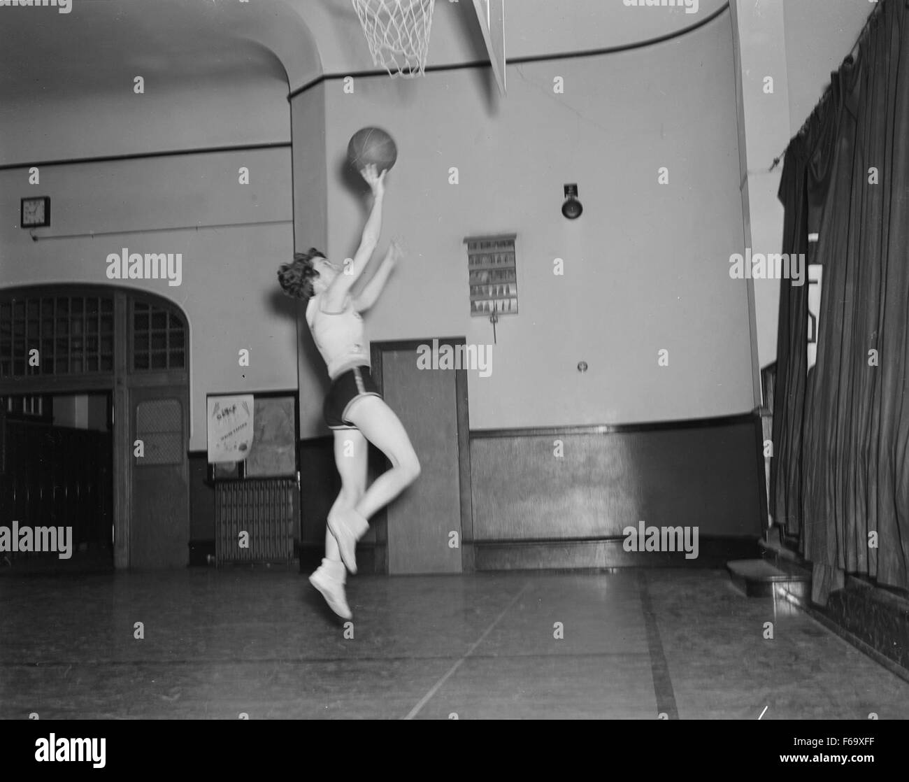 A photo showing the Commercial Grads team scrimmaging against the men’s ...