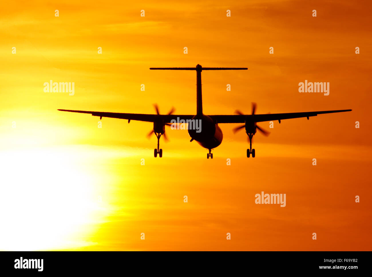 Dash 8 fire hi-res stock photography and images - Alamy