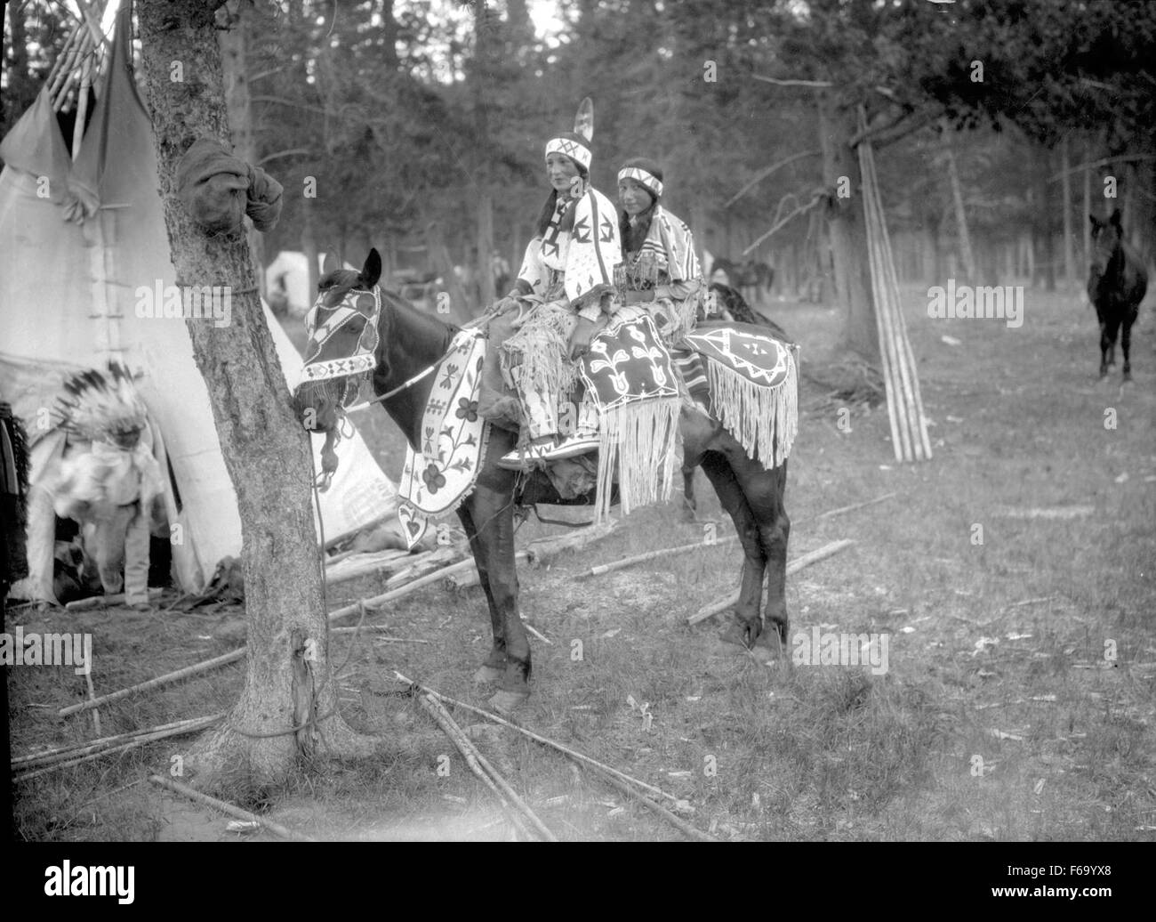 A photograph of the Blue Bird aircraft alongside its sister plane ...