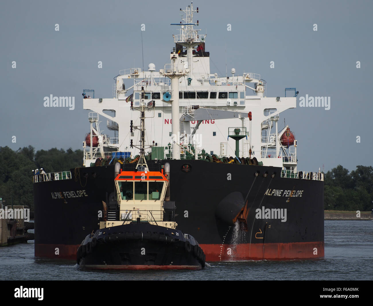 The Alpine Penelope, IMO 9379301, is a container ship and oil tanker at ...