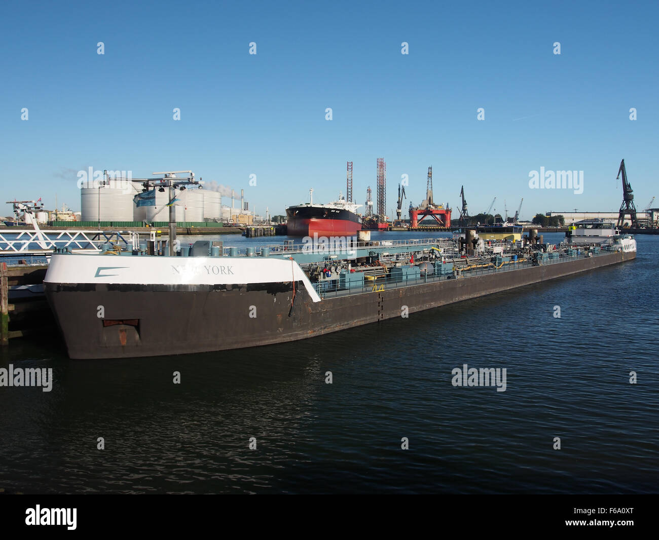 New York, built in 2010 with ENI 06105170, operates at Welplaathaven ...