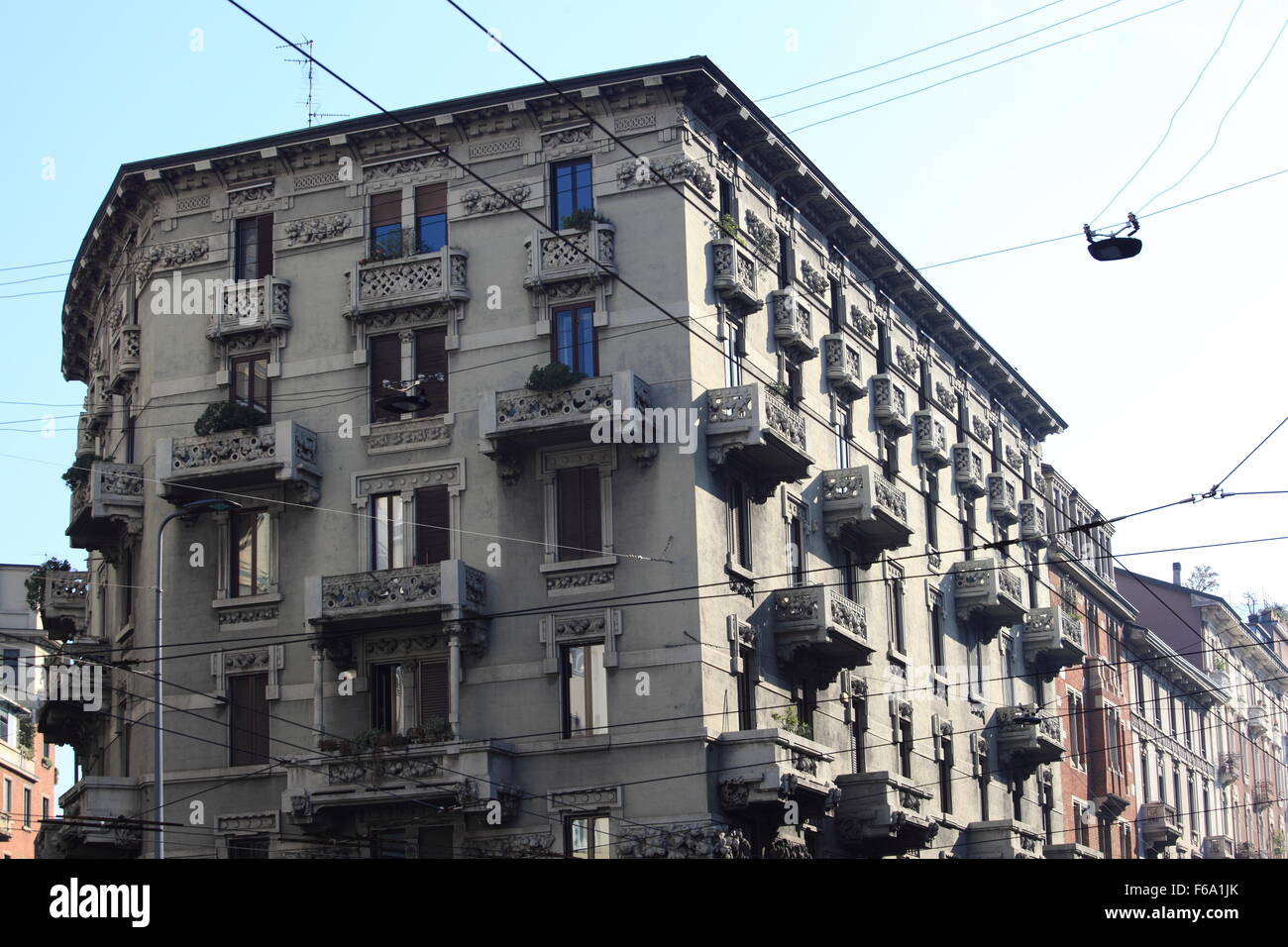 Milan apartment block Stock Photo - Alamy