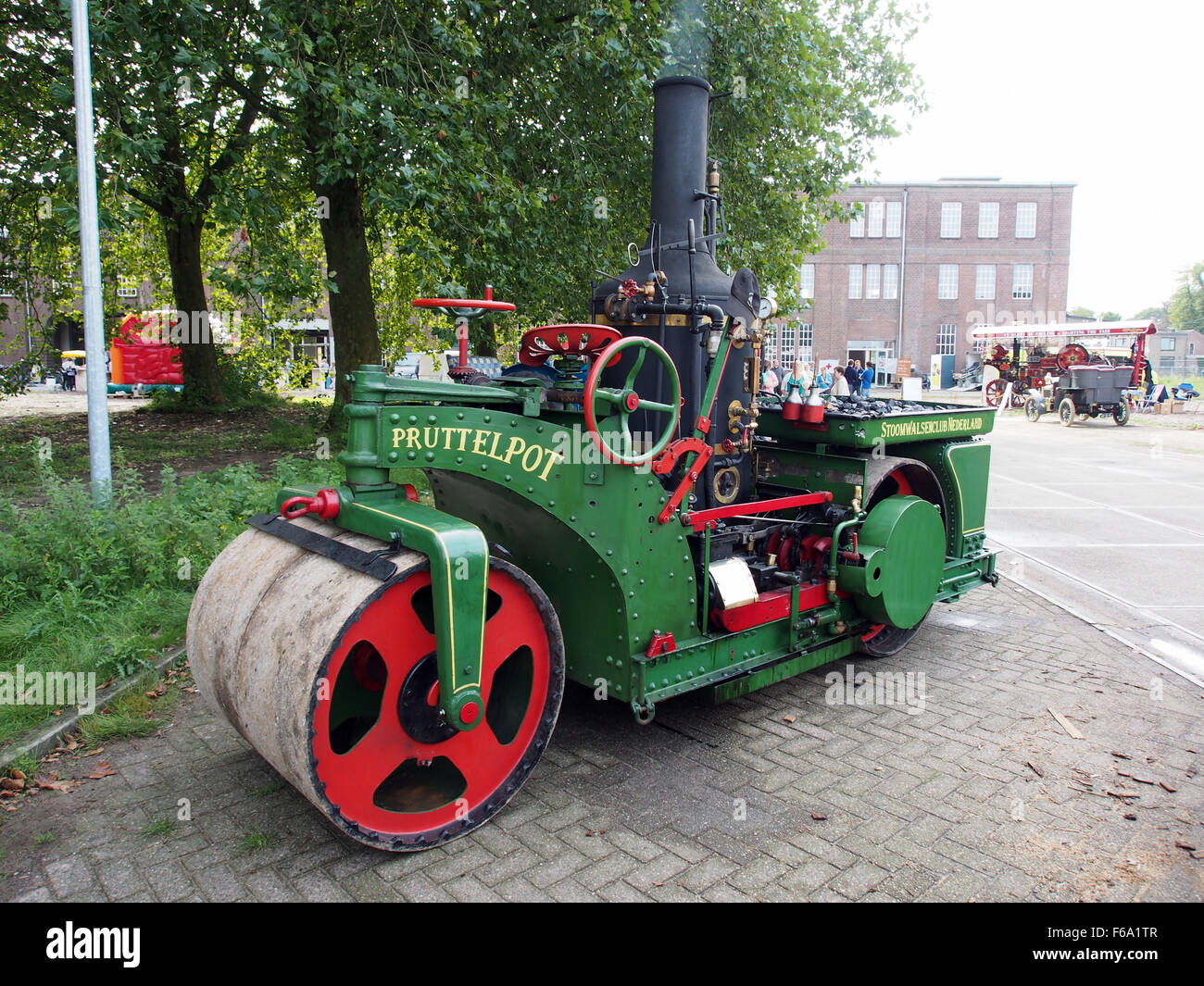 The Kelly Springfield steam roller, known as Pruttelpot, displayed at ...