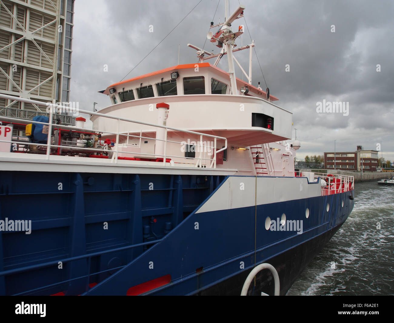 The Presto, a container ship built in 2003 with IMO number 9195626, is ...