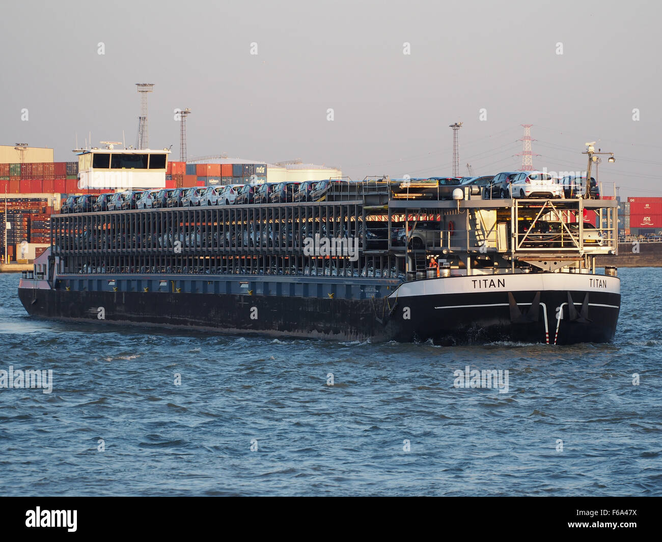 Titan (ship, 1981), ENI 02318288, Port of Antwerp pic2 Stock Photo - Alamy