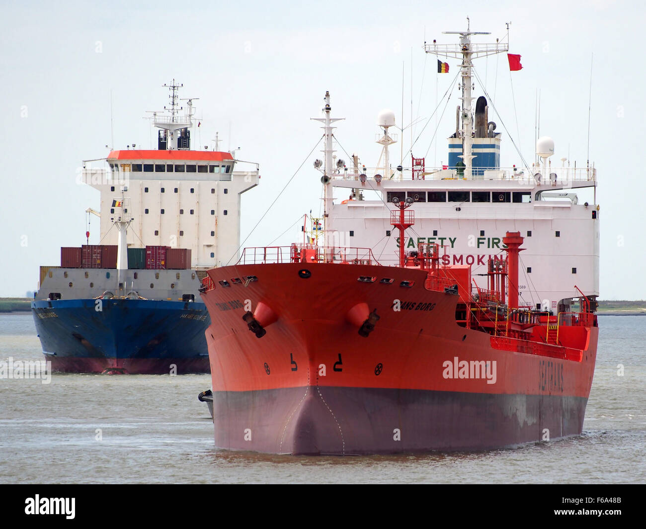 The Trans Borg, identified by IMO 9221669, is a container ship and oil ...