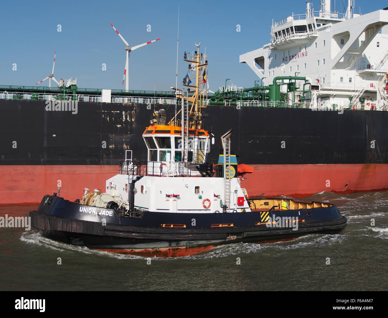 Union Jade (tugboat, 2007), IMO 9365142, Port of Antwerp pic4 Stock ...